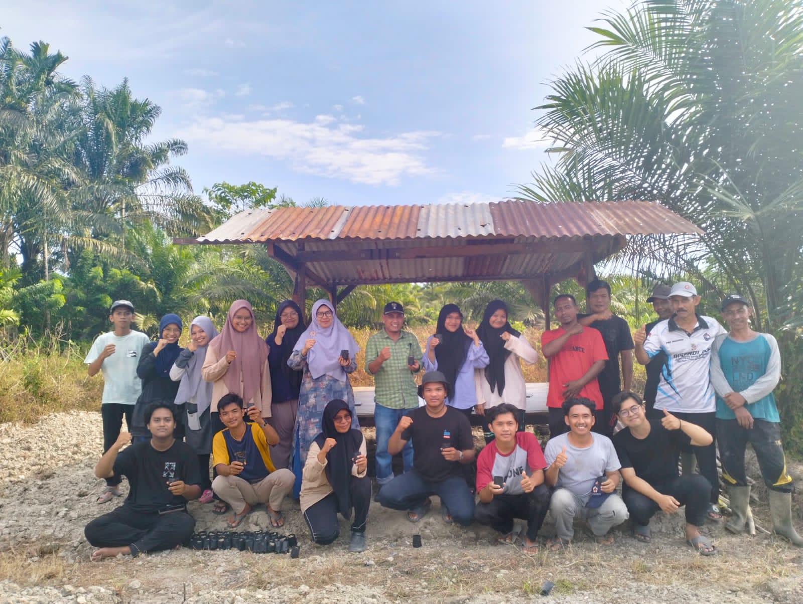 Tim PPK Ormawa Himakesmas UTU Kembangkan Kawasan Rumah Pangan Lestari Desa Purwodadi, Kuala ...