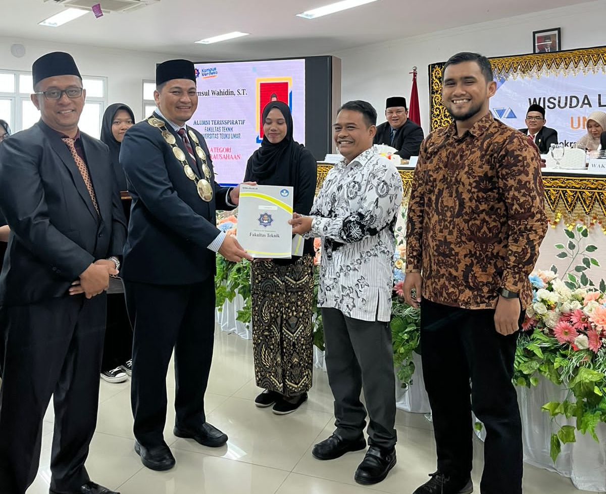 Apresiasi Kinerja Dosen dan Kontribusi Alumni, Dekan FT UTU Berikan Penghargaan - Universitas ...