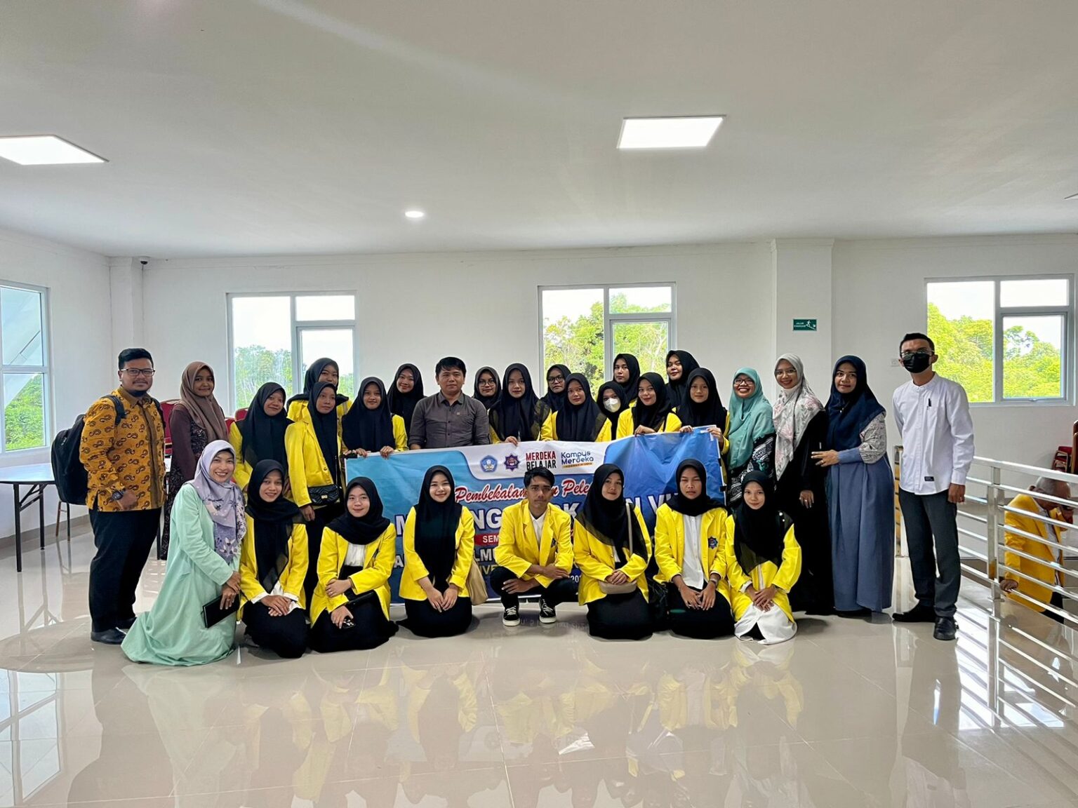 FISIP UTU Laksanakan Kegiatan Pembekalan dan Pelepasan Mahasiswa Magang ...